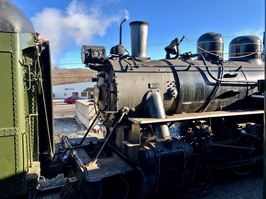 97 with HEP car #400: The NERAIL New England Railroad Photo Archive