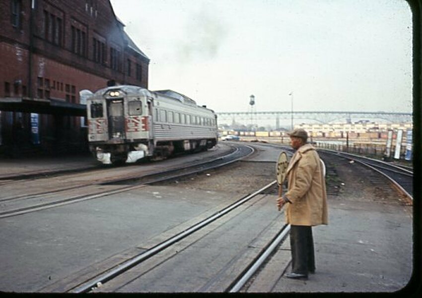 Worcester Train Arrives At New London: The NERAIL New England Railroad ...