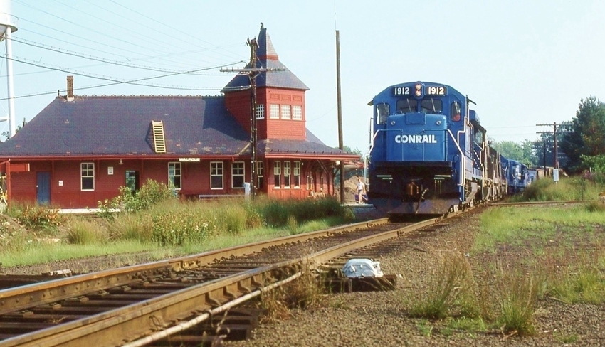 Walpole, MA: The NERAIL New England Railroad Photo Archive