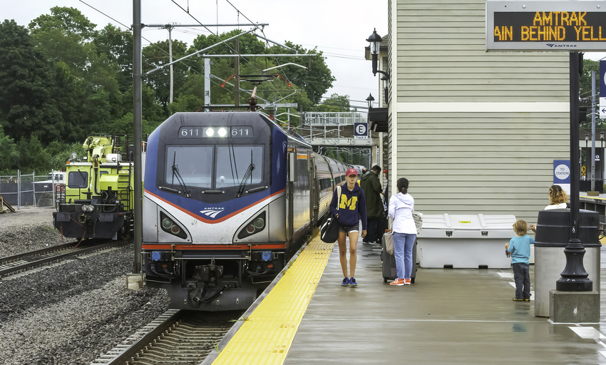 Train 137 Arriving Kingston Station on Track 3: The NERAIL New England ...