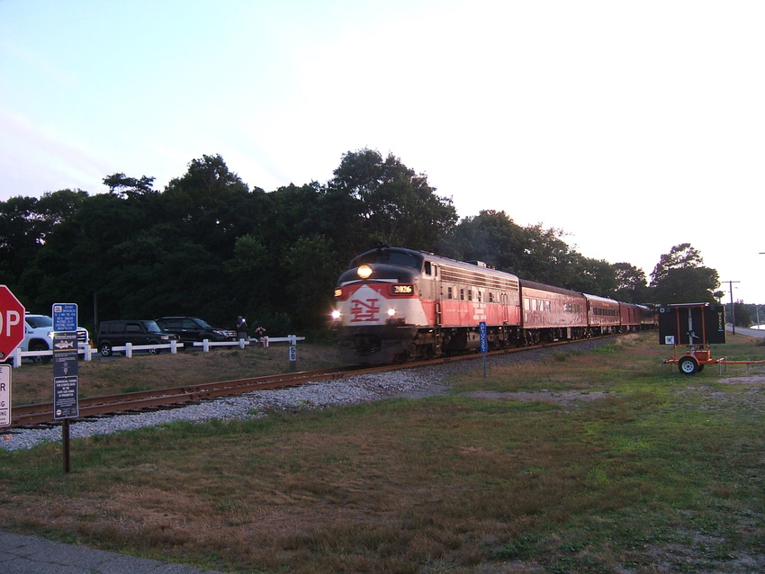 Cape Cod Central dinner train: The NERAIL New England Railroad Photo ...