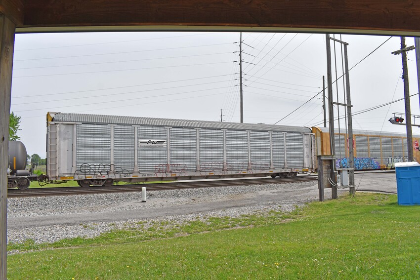 P&W auto rack: The NERAIL New England Railroad Photo Archive