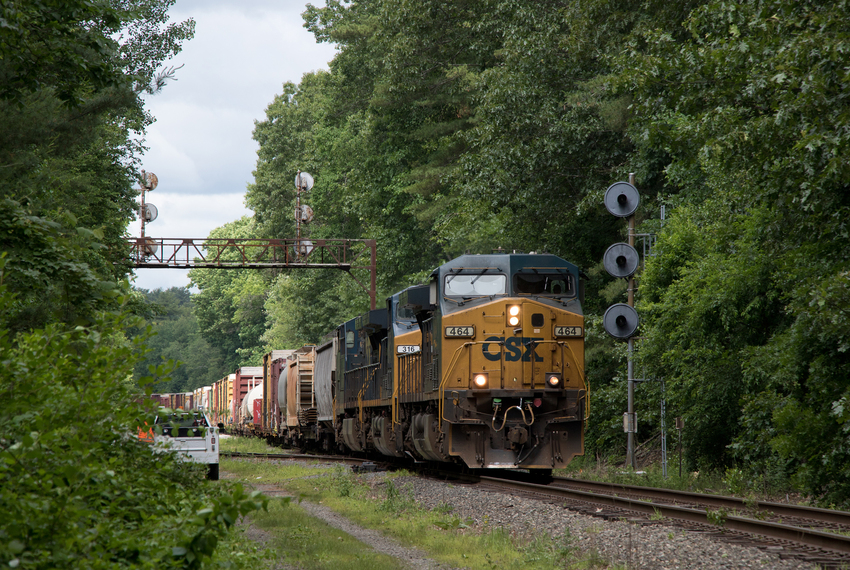 CSXT 464 Leads M426 at CPF-307: The NERAIL New England Railroad Photo ...