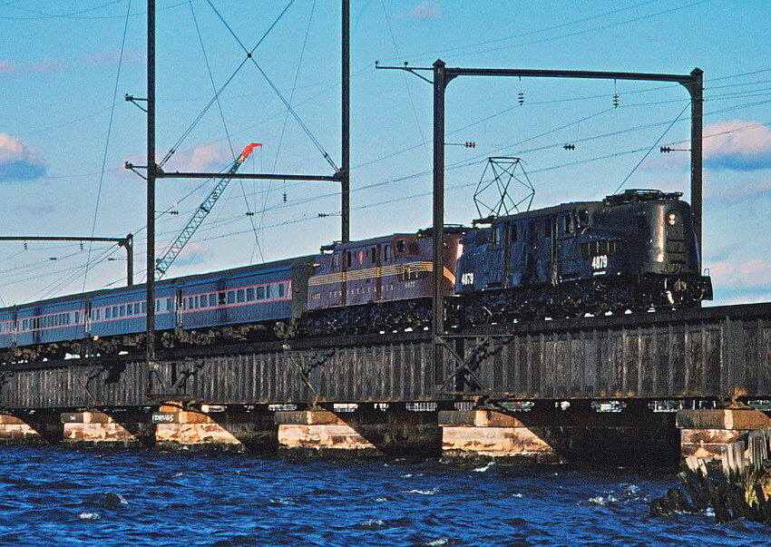 New Jersey Transit @ Perth Amboy, NJ.: The NERAIL New England Railroad ...