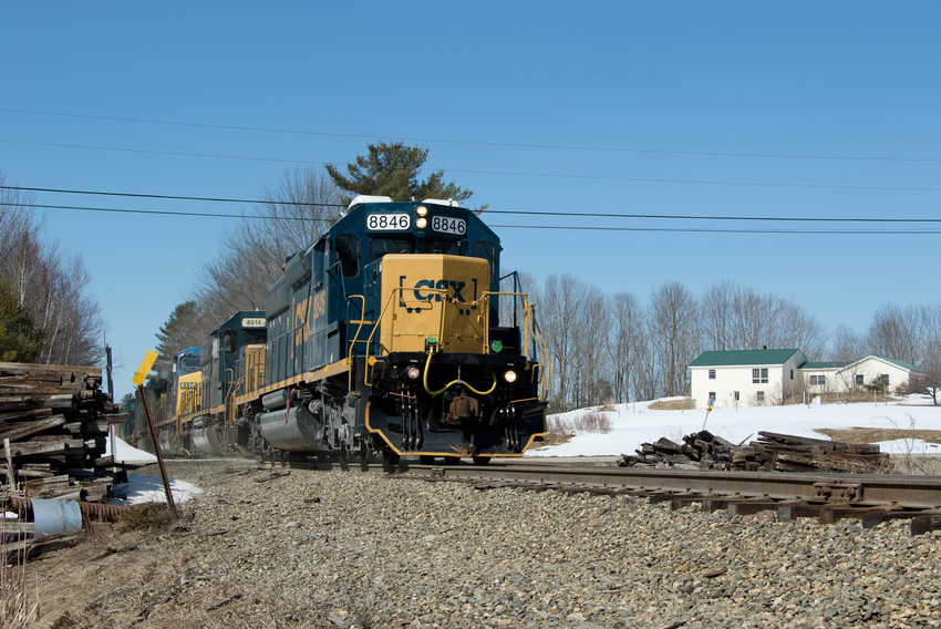 CSXT 8846 Leads M426 at Readfield: The NERAIL New England Railroad ...