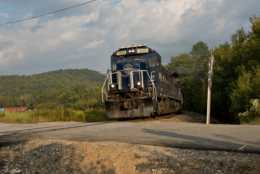 MEC 5958 Leads L054-06 at Canton: The NERAIL New England Railroad Photo ...