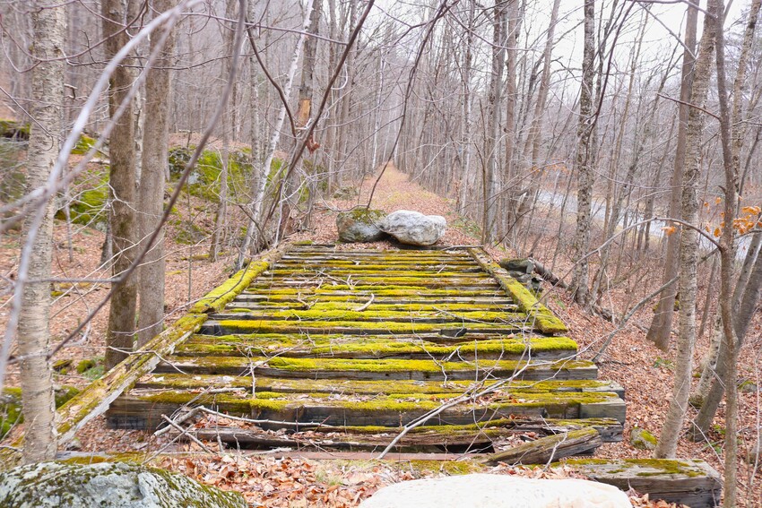 HT&W Railroad: The NERAIL New England Railroad Photo Archive