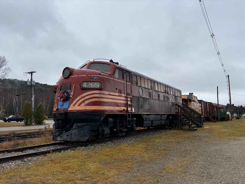 F7 4265: The NERAIL New England Railroad Photo Archive
