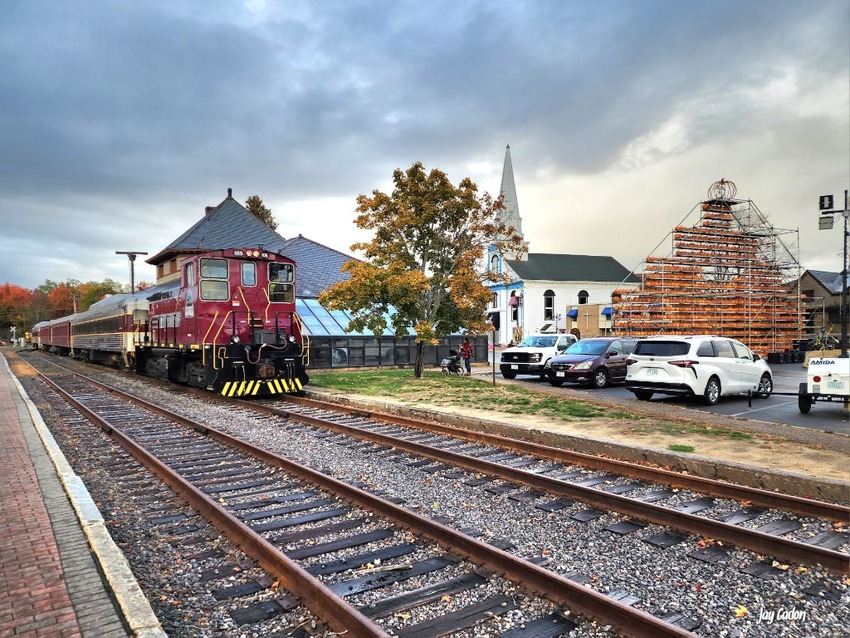 P&L 105 @ Laconia Station: The NERAIL New England Railroad Photo Archive